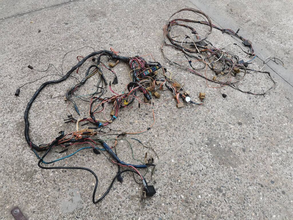 Instalacija kompletna Lada 2106 . Polovno, ocuvano. Skinuto sa