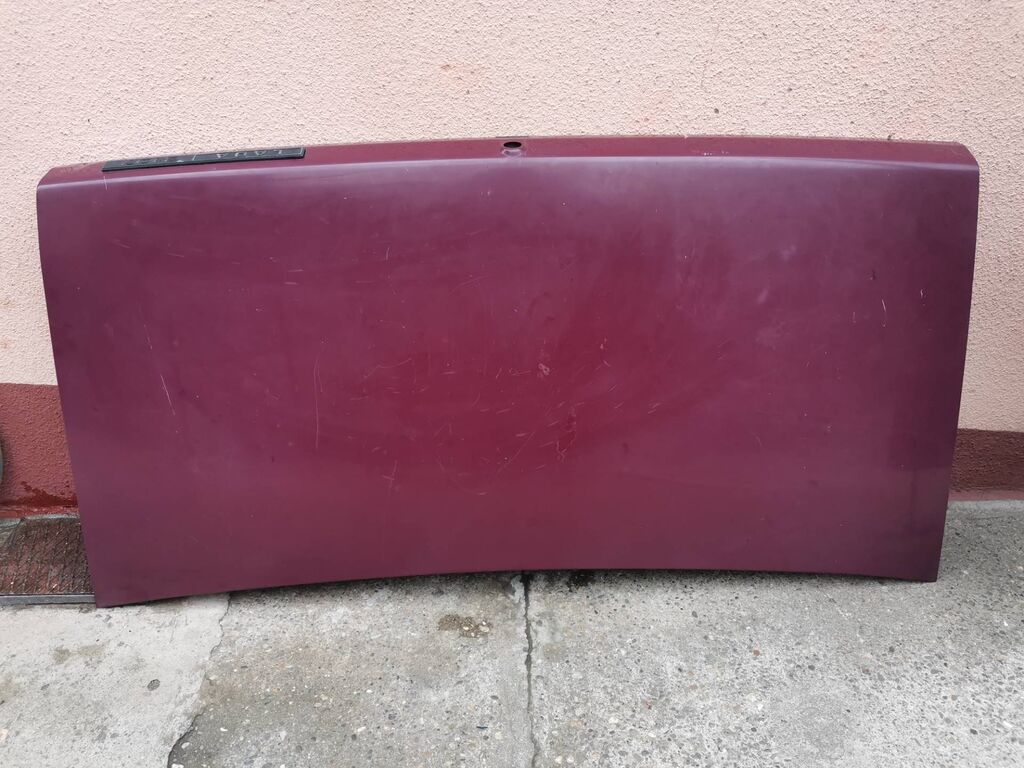 Zadnja hauba Lada 2107 Riva bordo br.2. Očuvano, skinuto sa