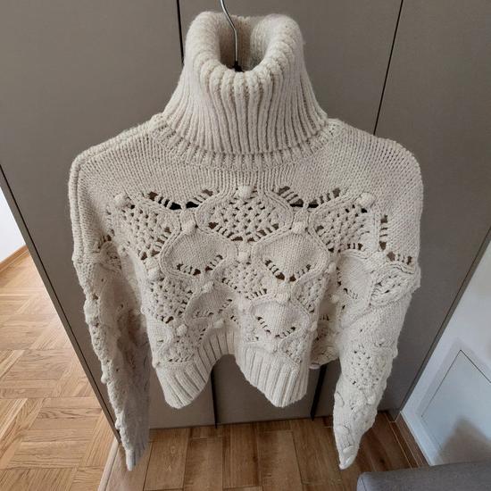 Nov Zara dzemper