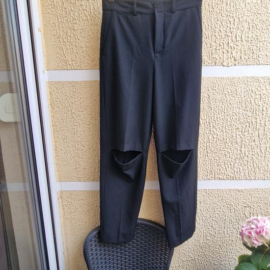 Pantalone sa izrezom Zara 38-40