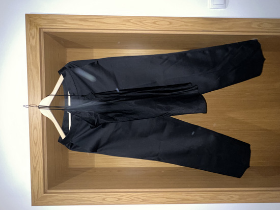 Zara pantalone i satenski top