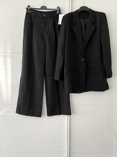 Komplet novo uni