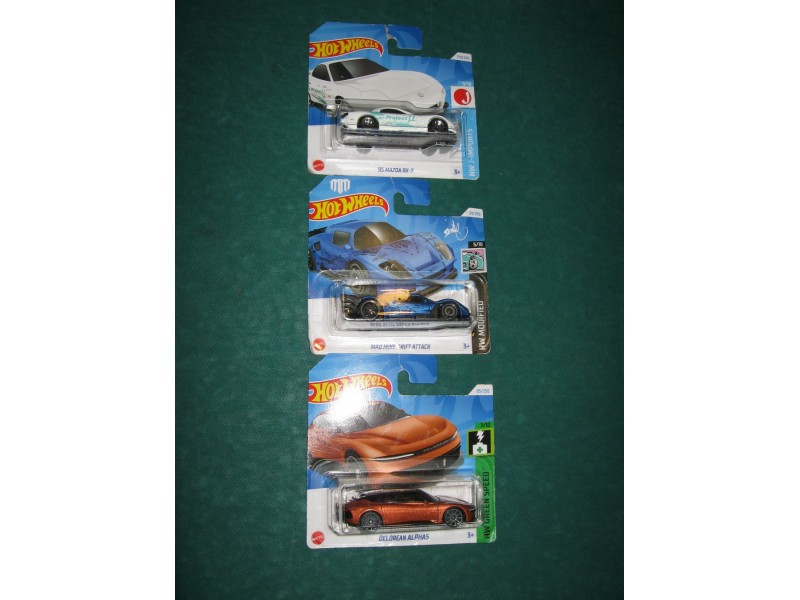 Hot Wheels-3 komada