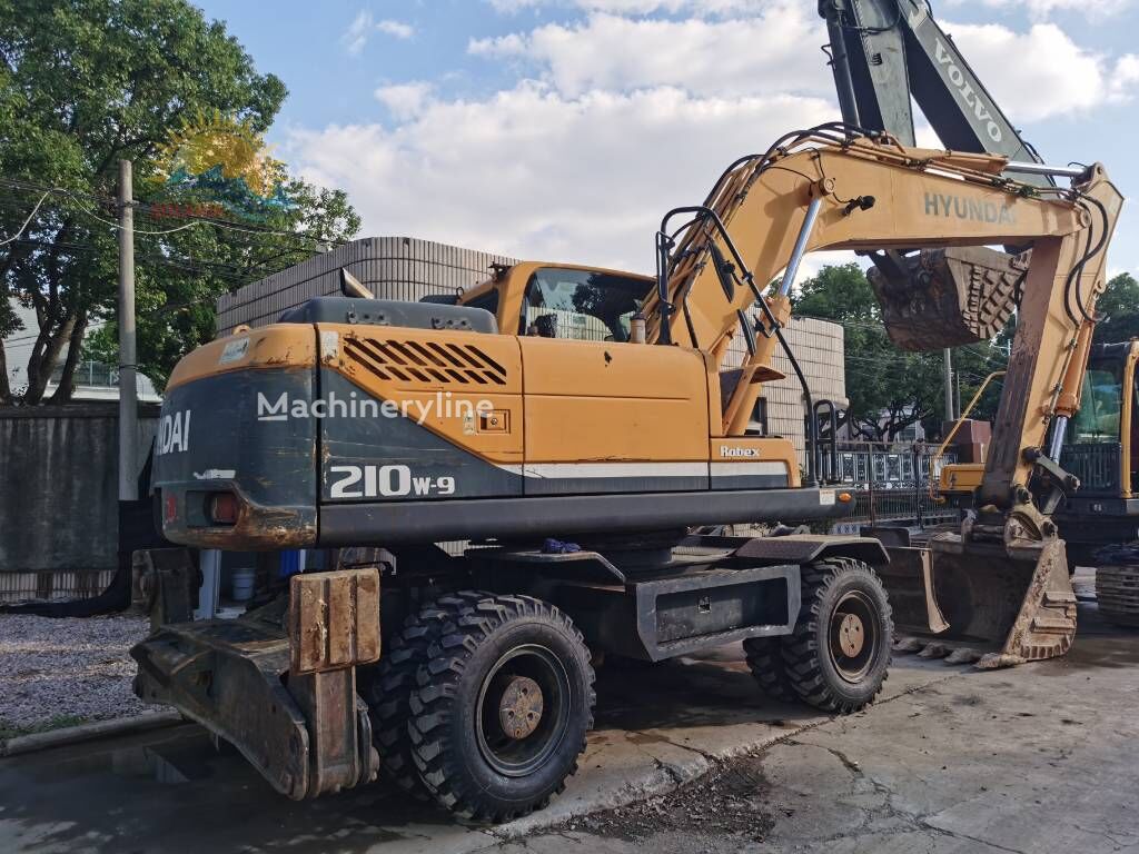 Hyundai R210W-9 bager točkaš