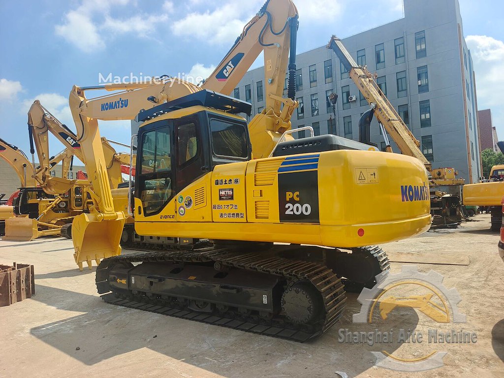 Komatsu PC200-7 bager guseničar