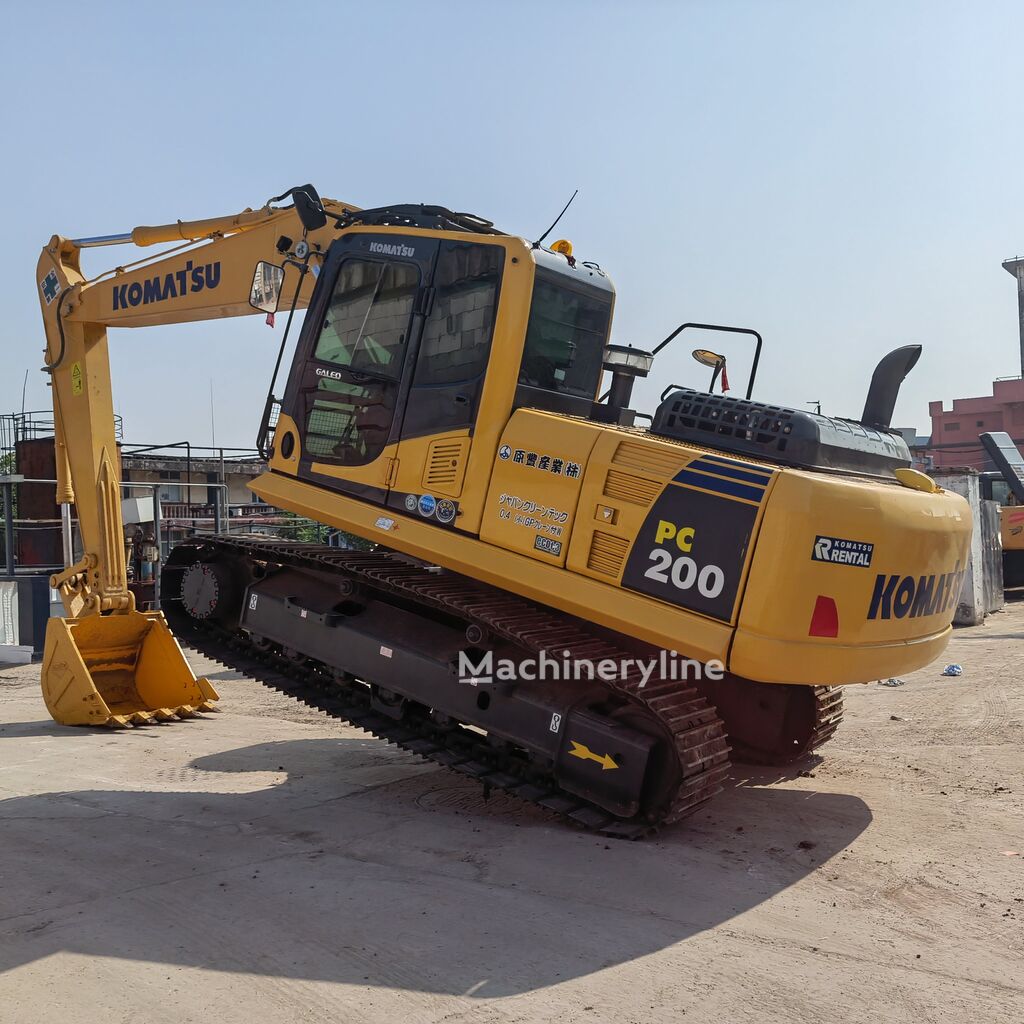 Komatsu PC200-8 bager guseničar