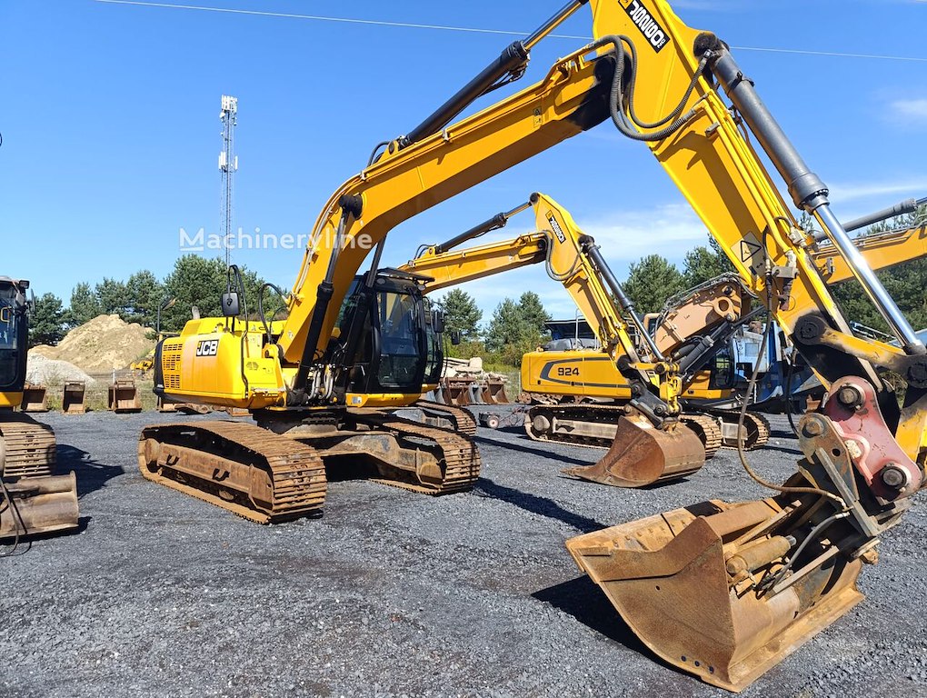 JCB JS260 bager guseničar