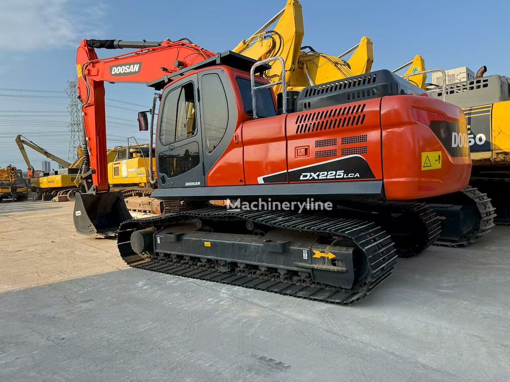 Doosan DX225LCA bager guseničar