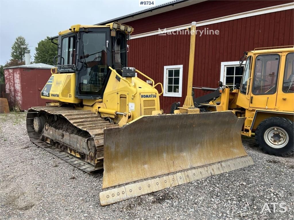 Komatsu D51PX-22 buldožer