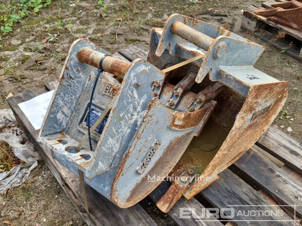 Prodaje se 18" kašiku za mini bager na aukciji