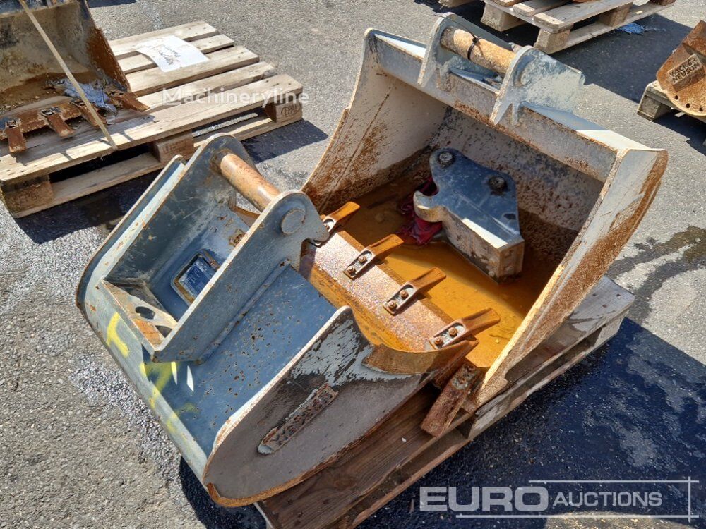 Prodaje se 29" kašiku za mini bager na aukciji