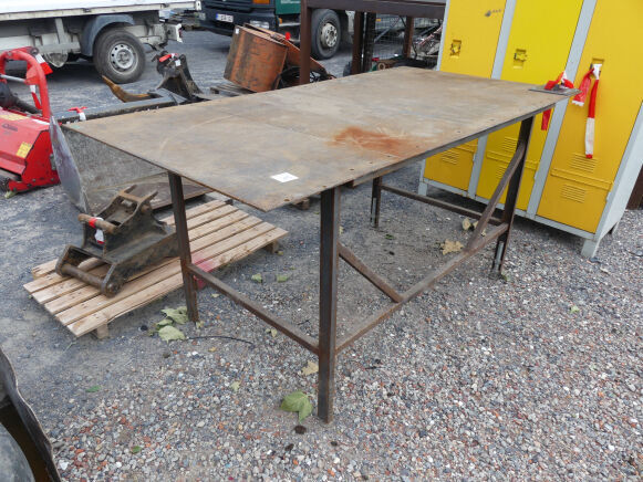 Prodaje se Table de soudure stol za zavarivanje na aukciji