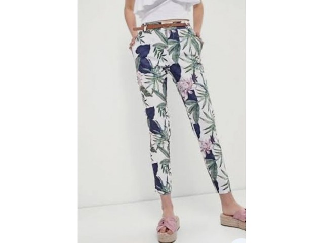Pantalone --Stradivarius-40