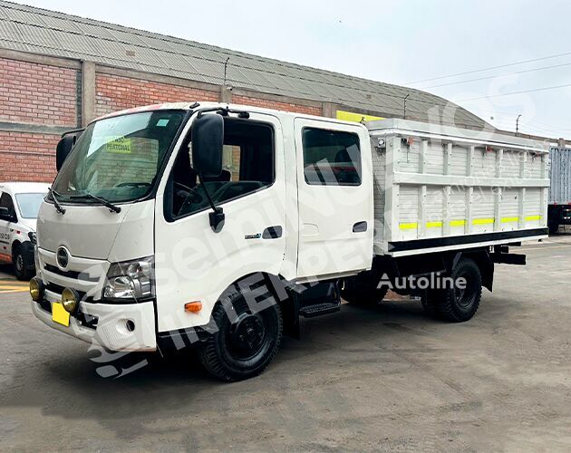 Hino Dutro kamion s ravnom platformom