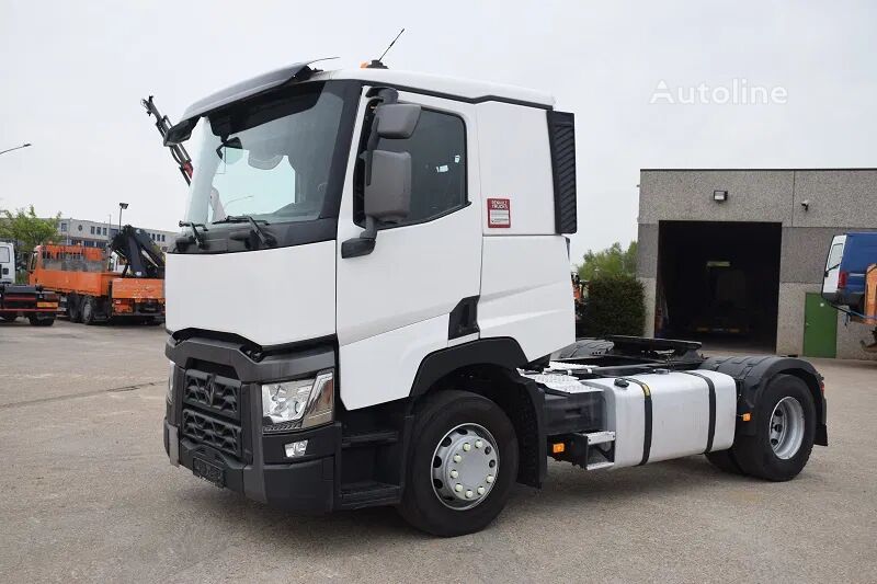 Renault T460 tegljač