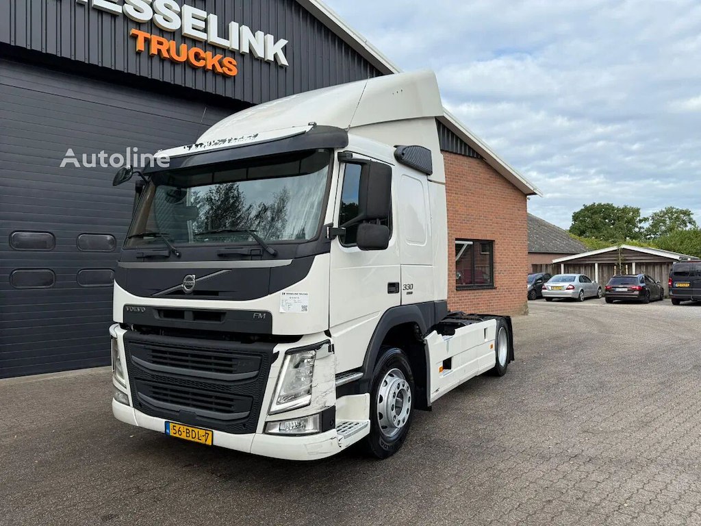 Volvo FM 330 Slaapcabine Side skirts NL Truck APK/TUV 05-2026 tegljač