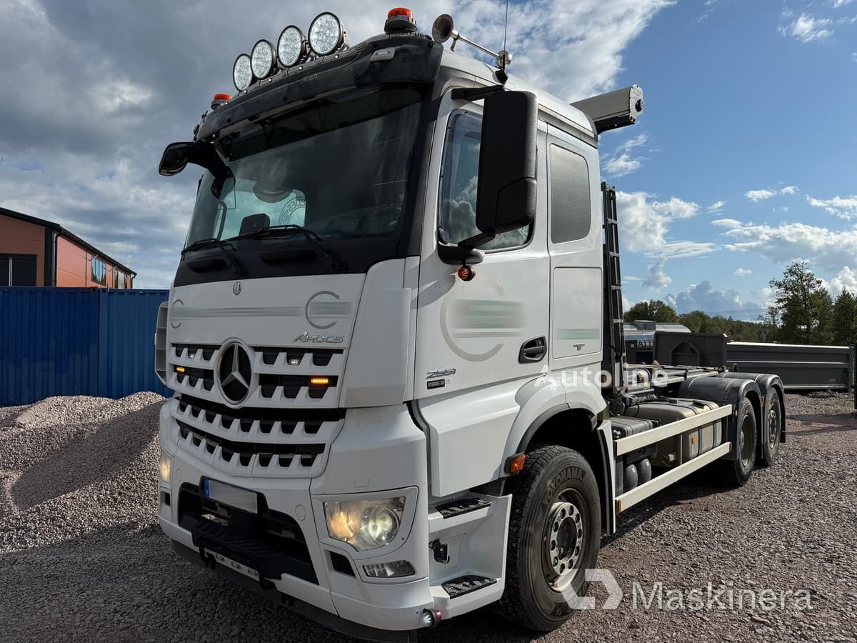 Prodaje se Mercedes-Benz Arocs 2551 rol kiper sa kukom na aukciji