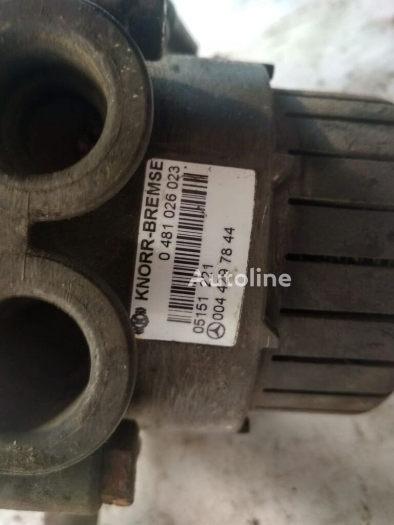 Knorr-Bremse Actros MP2/MP3 (01.02-12.14) 0044296244 glavni kocioni ventil za Mercedes-Benz Actros, Axor MP1, MP2, MP3 (1996-2014) kamiona