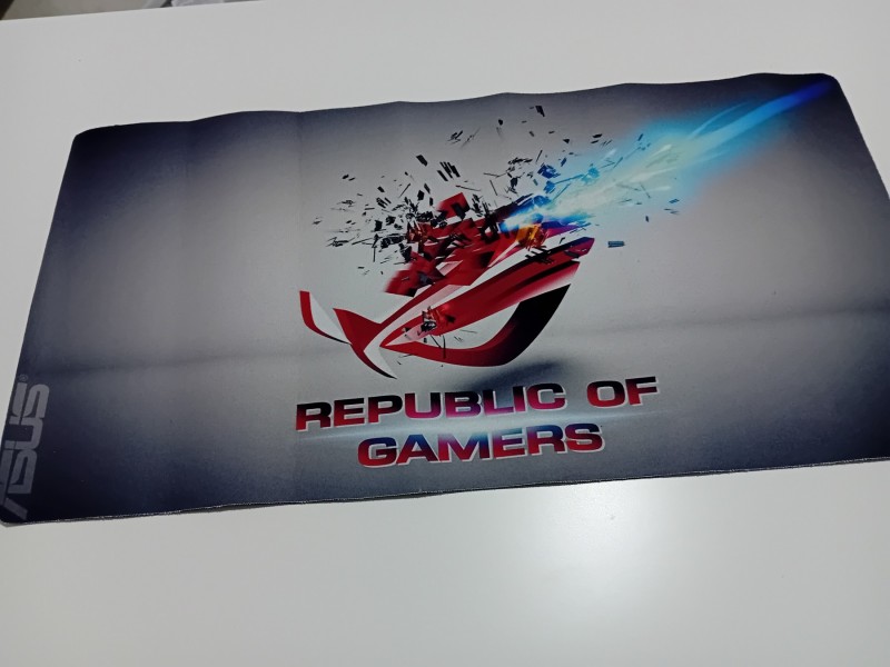 Asus Republik OF Gamers podloga 60x30cm x 0,2cm nova