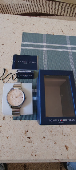 Tommy Hilfiger zenski sat