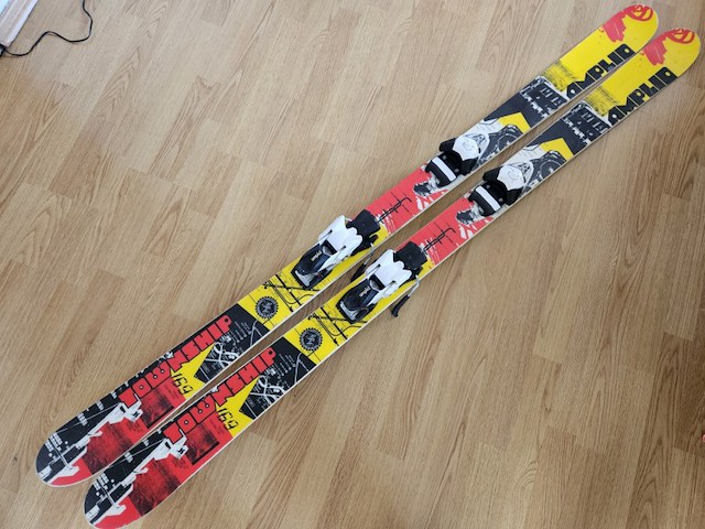 Freestyle Park Pipe skije Amplid Township 169 169cm Twi