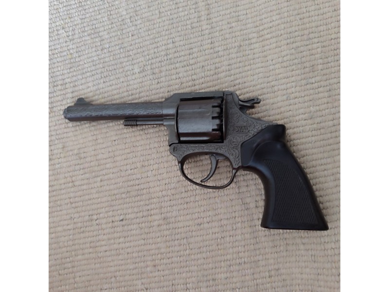 Deciji pistolj na kapisle Dyal made in Spain