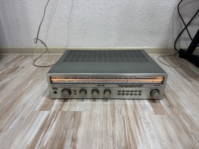 Philips F5213 stereo receiver