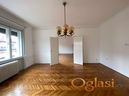 SALONSKI DRAGULJ U CENTRU NOVOG SADA