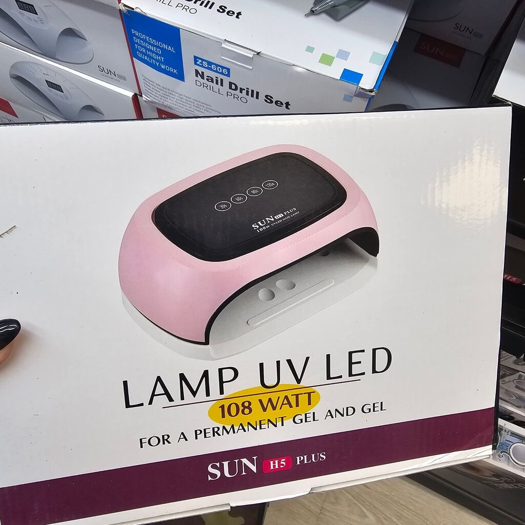 09. Profesionalna lampa za nokte Cena: 4999din Лампа .SUN H5 Plus је