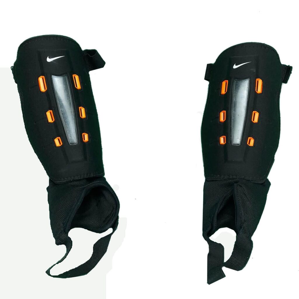 Kostobrani nike, vel. M marka: nike veličina: kostobrani nike u