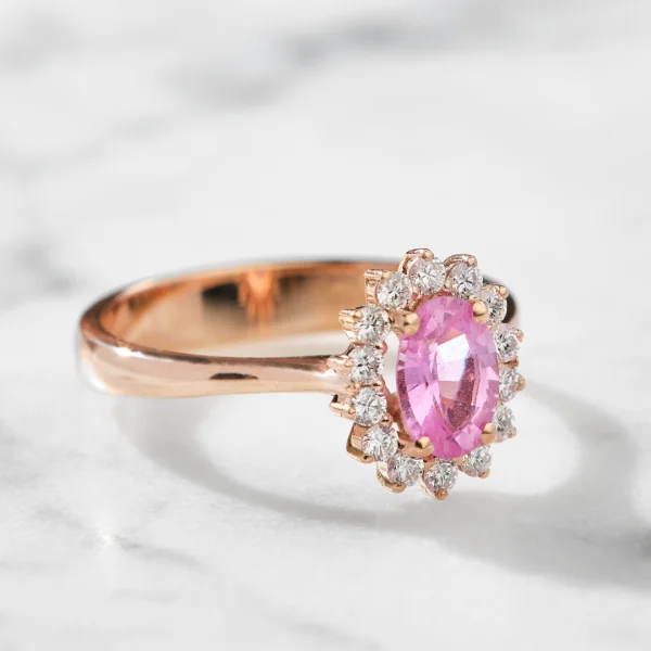 Prsten od roze zlata sa roze safirom, 4271