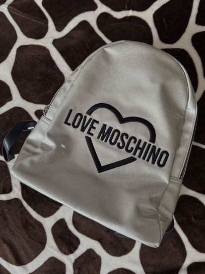 Love Moschino