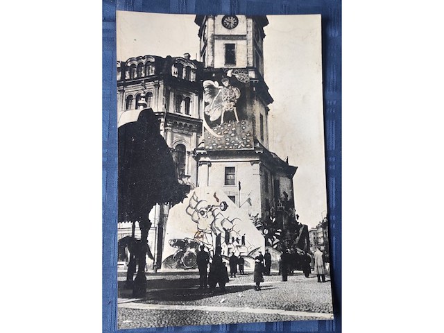 Umetnici SSSR prekrivaju crkve slikama, 1919.god