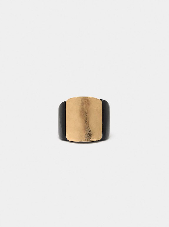 RESIN RING WITH METAL DETAIL