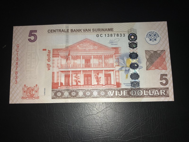 SURINAM 5 DOLARA. UNC.