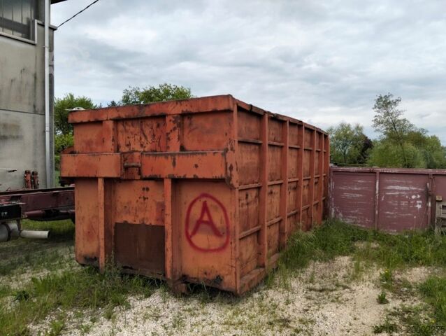 Kontejner sa kukom
CONTAINER SCARRABILE USATO A CIELO APERTO