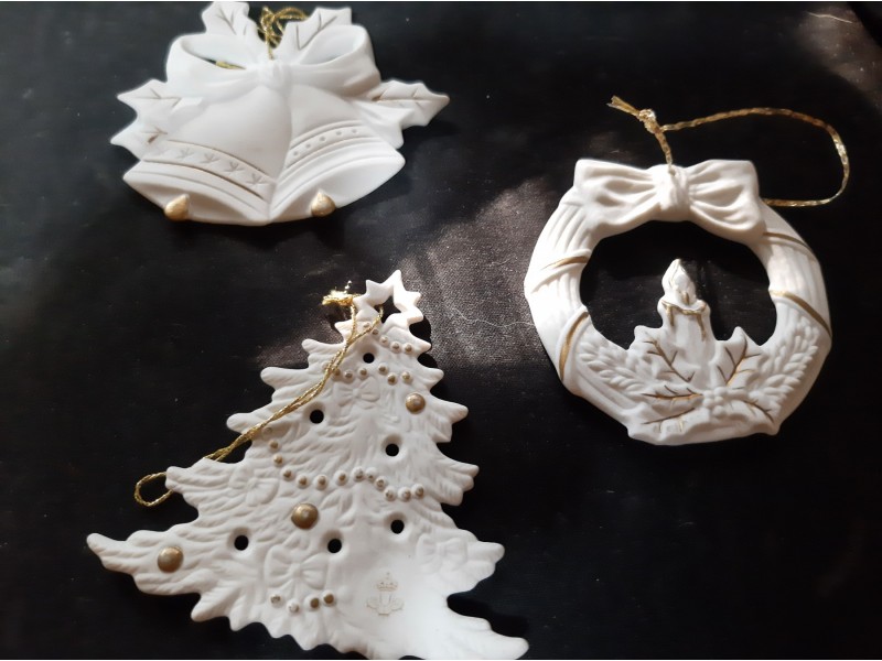 LOT UNTERWEISSBACH BISCUIT PORCELAN VISEĆIH UKRASA 90'