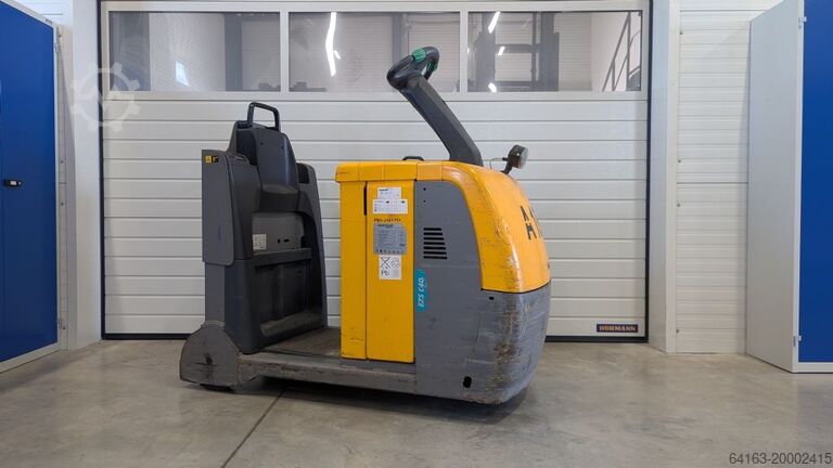Traktor
Jungheinrich EZS C40