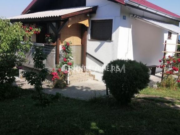 Kuća na predivnom placu, 20ari ID#2617