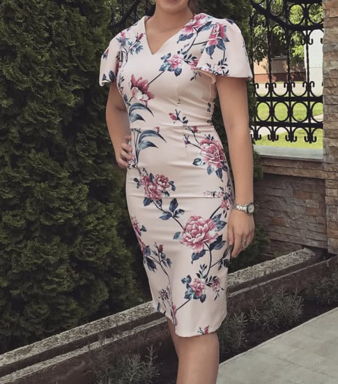 Cvetna roze haljina