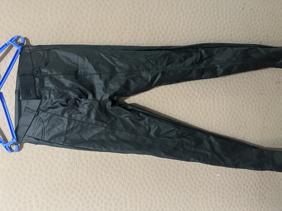 Zara zenske pantalone
