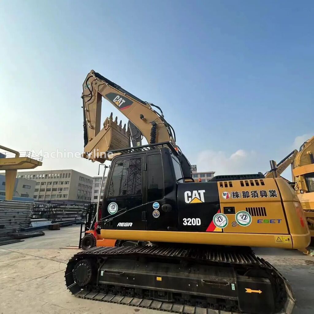 Caterpillar 320d bager guseničar