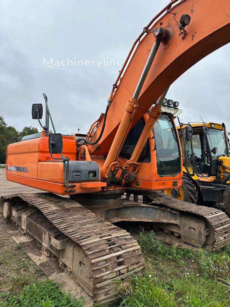 Doosan DX 255 LC bager guseničar
