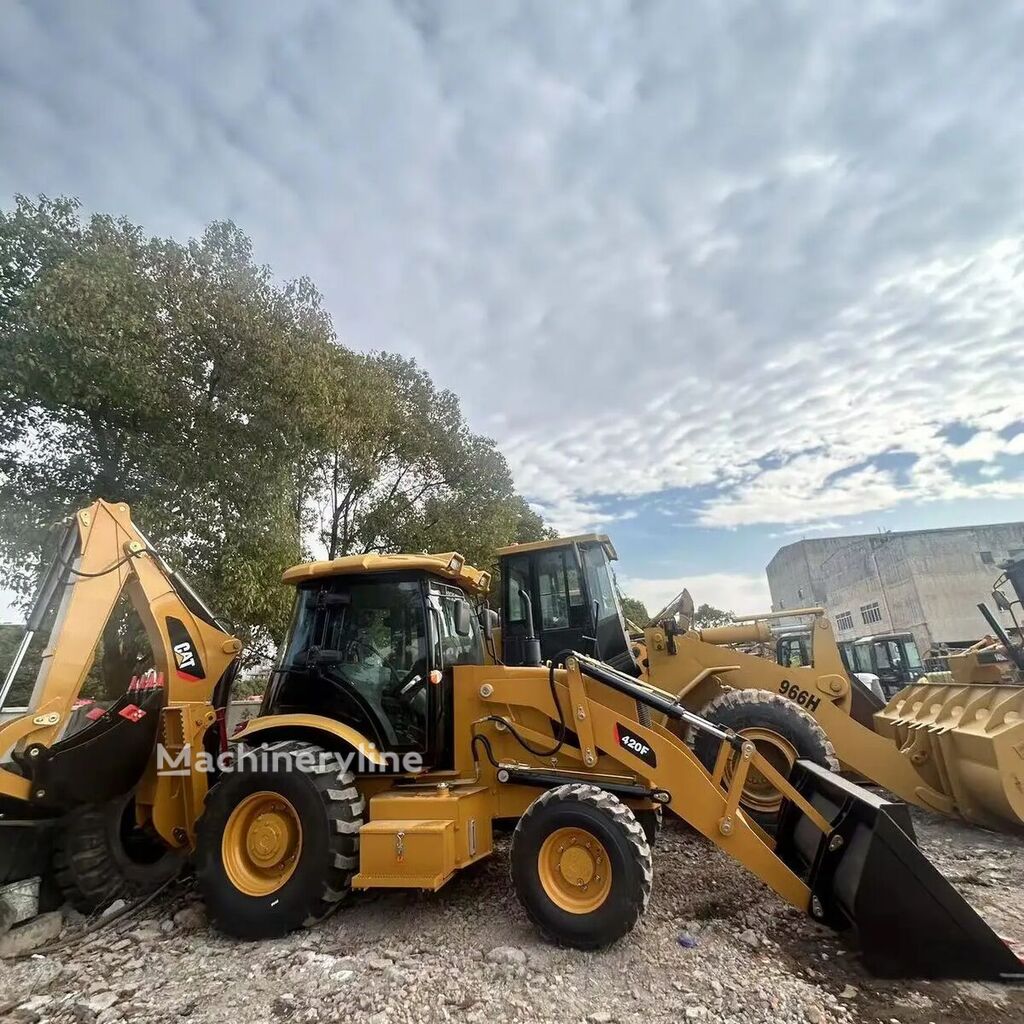 Caterpillar 420F2 bager-utovarivač