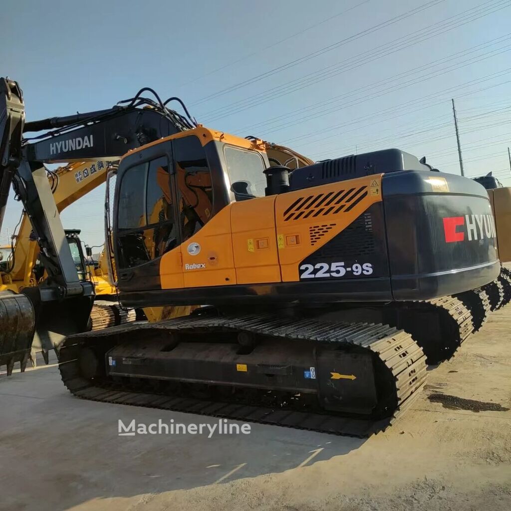 Hyundai 225 bager guseničar