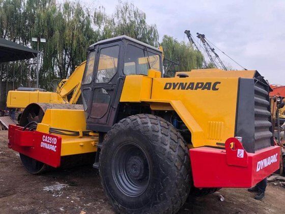 Dynapac CA251D kompaktor s jednim valjkom