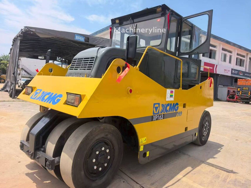 XCMG XP163 pneumatski valjak