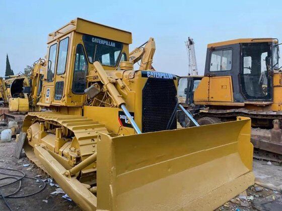 Caterpillar CAT D6D buldožer
