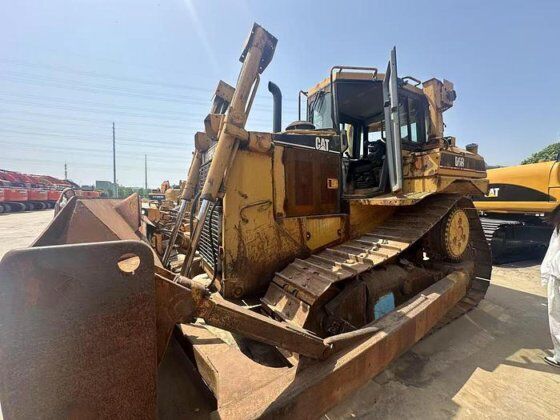 Caterpillar D6R buldožer