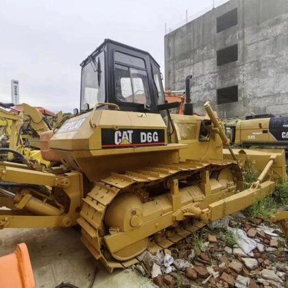 Caterpillar D6G buldožer
